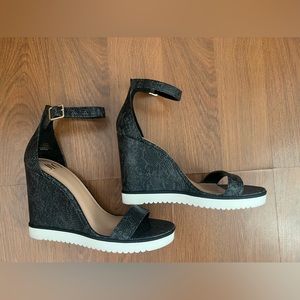 Jennifer Lopez | Shoes | J Lo Jennifer Lopez Wedge Sandals | Poshmark